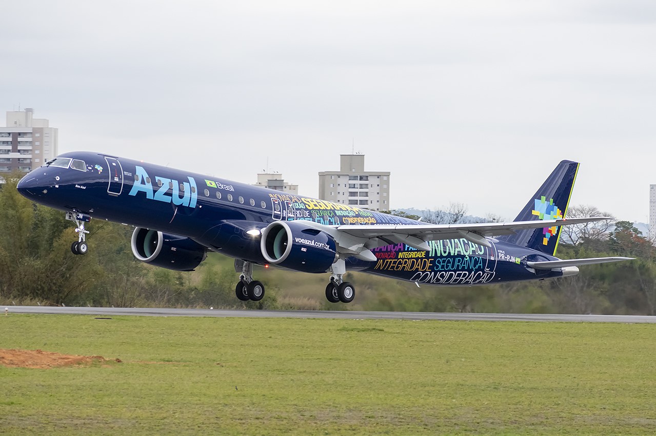 El Embraer E 195 E2 autorizado a operar el puente aéreo entre los ...